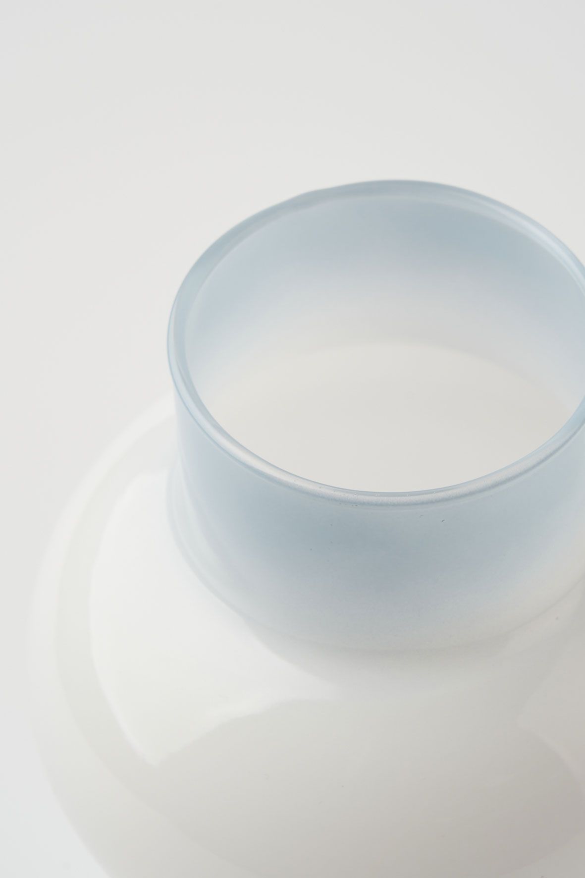 [80's Retro Edition] Ari Blue Vase